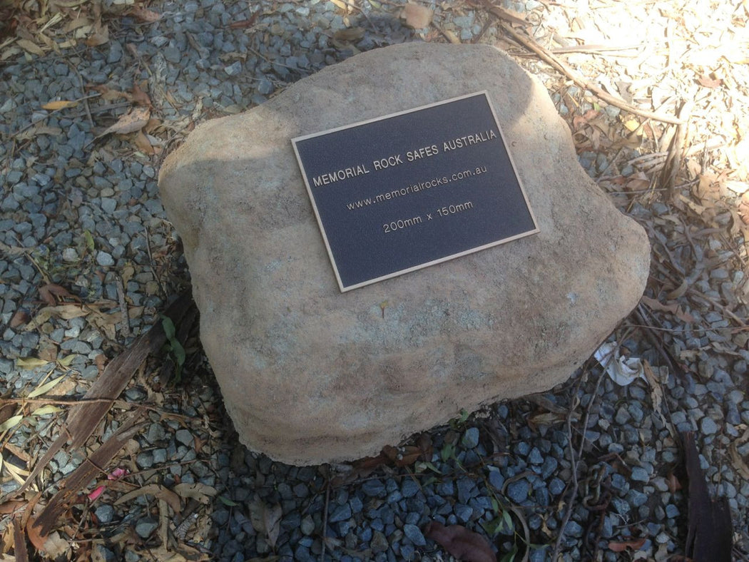 SMALL BRONZE PLAQUES – Memorial Rocks Australia